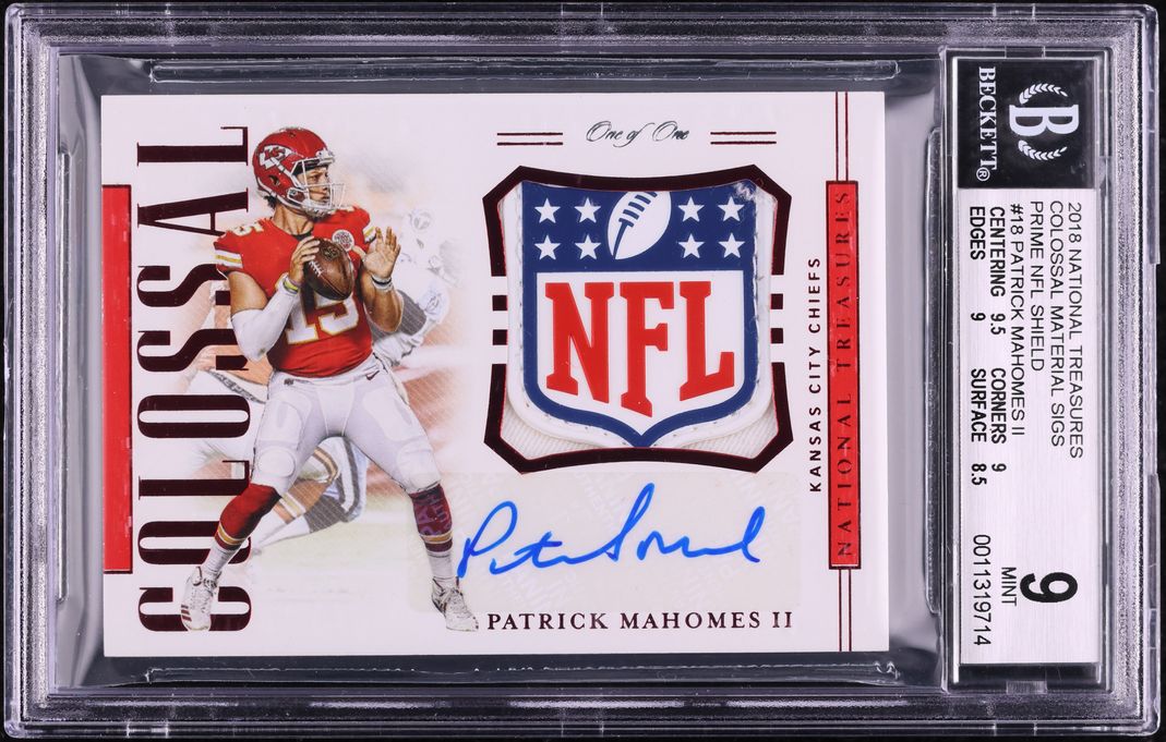 2018 National Treasures Patrick Mahomes NFL SHIELD PATCH AUTO 1/1 BGS 9 ...